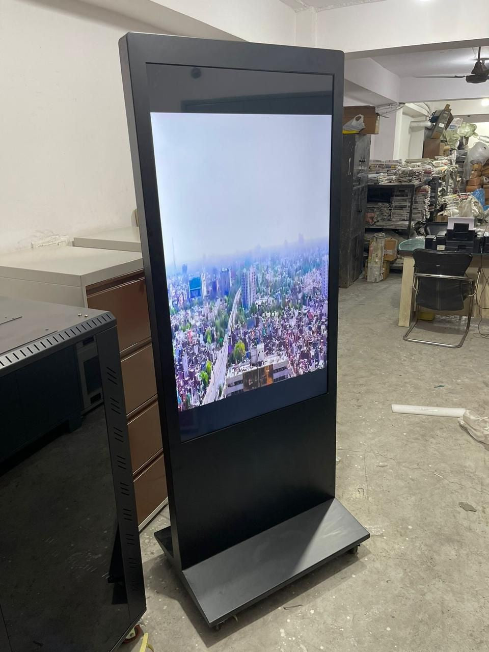 LED Digital Standee Video Display Signage for Branding, Advertising ...